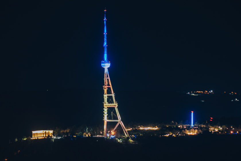 Tbilisi TV tower illuminated in colours of Ukrainian flag on war anniversary | imedinews